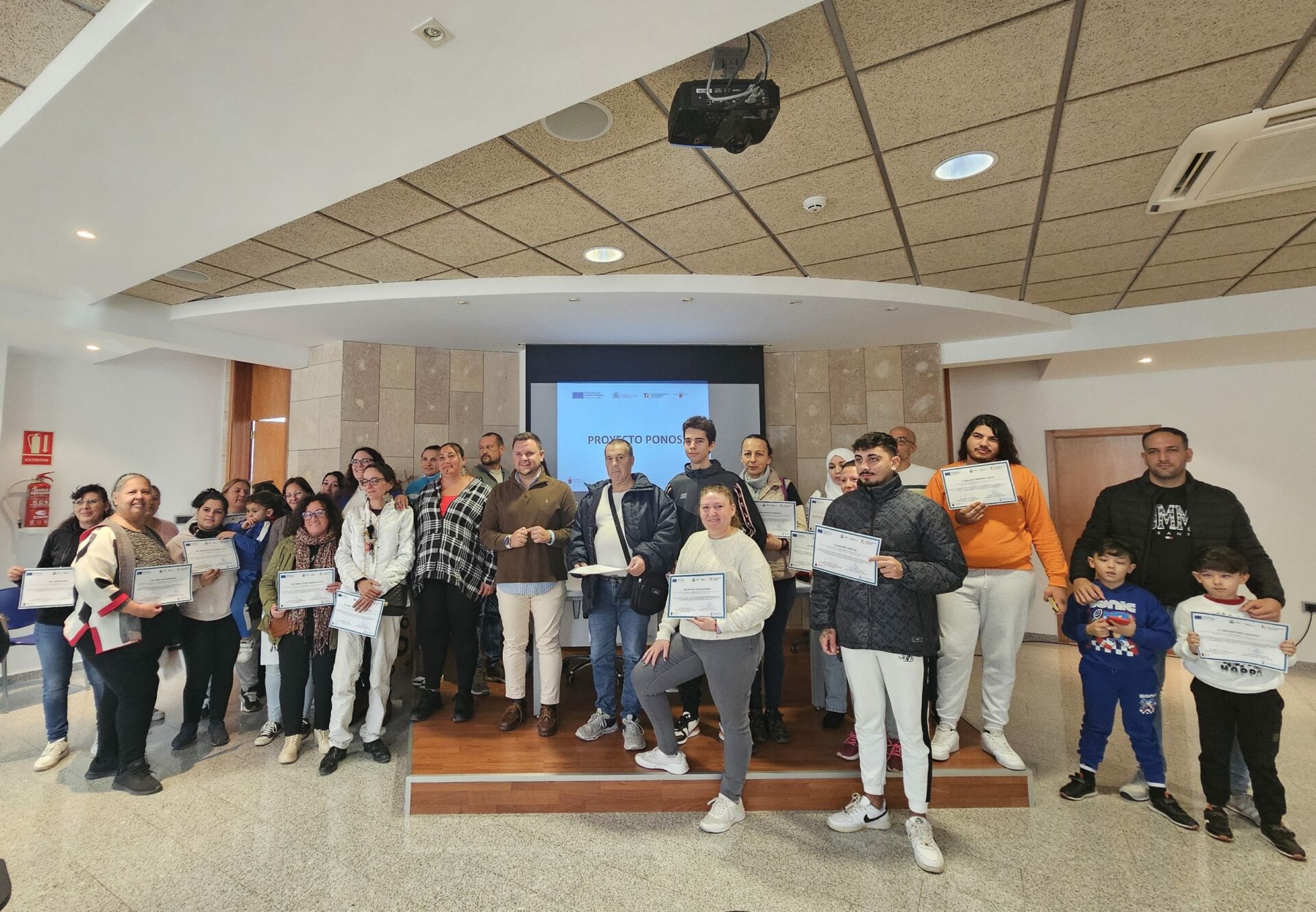 El Proyecto Ponos forma a 32 alumnos en capacitación de competencias ...
